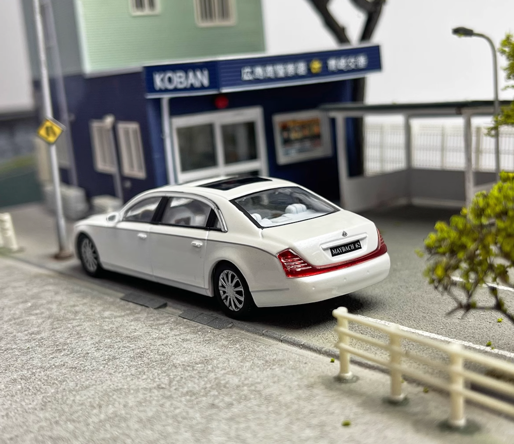 SH 1:64 White 62S Maybach Super Luxury Sedan Model Diecast Metal Car ...