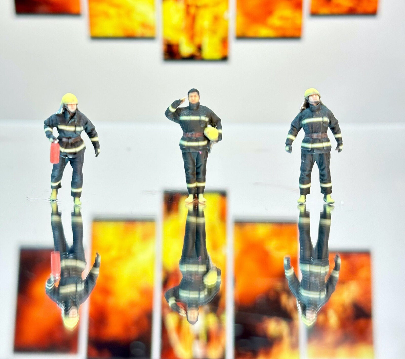 1:64 Painted Figure Mini Model Miniature Resin Diorama Firefighter Fir ...