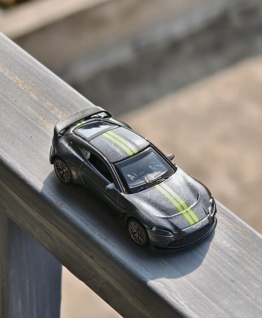 TSC 1:64 Gray Decal VANTAGE V12 Sports Model Diecast Metal Car New Col ...