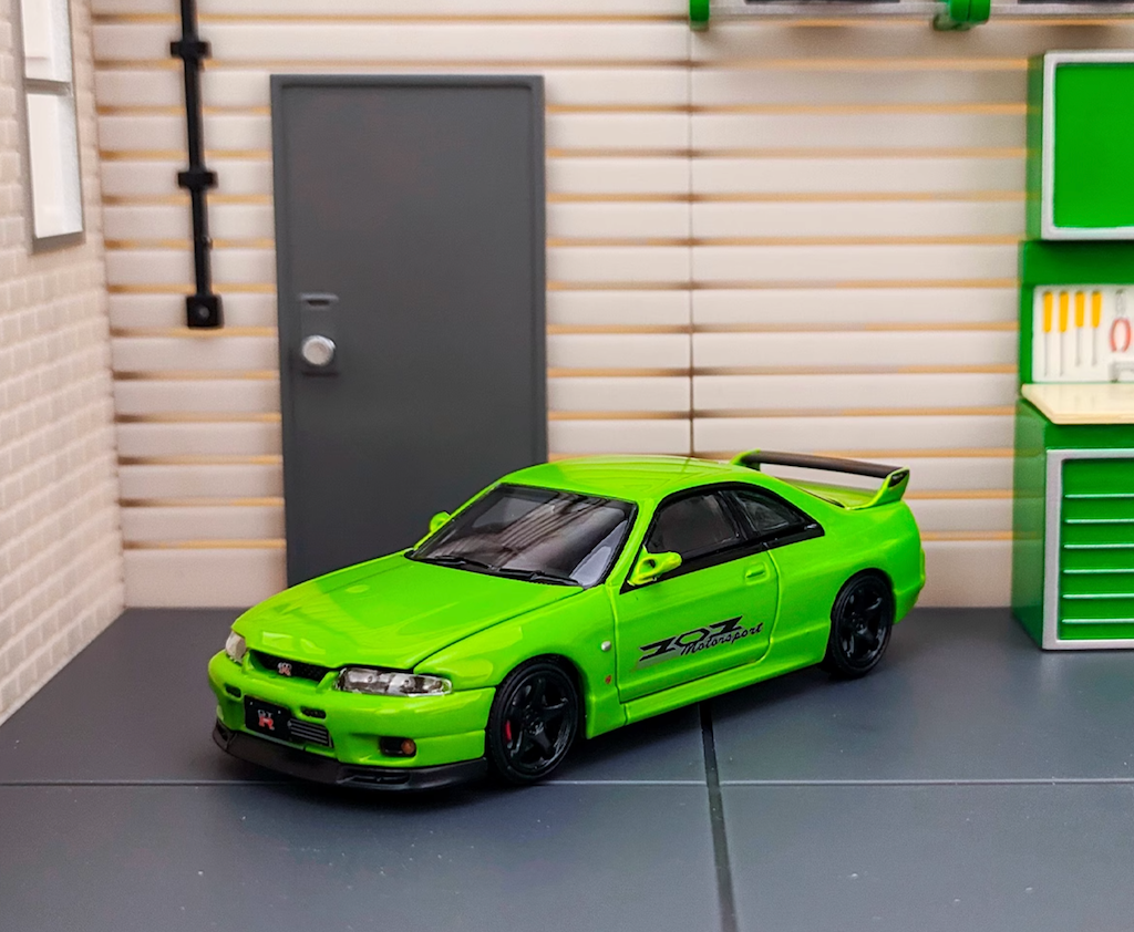 FH 1:64 Green JDM Skyline GTR R33 Racing Sports Model Diecast Metal Ca ...